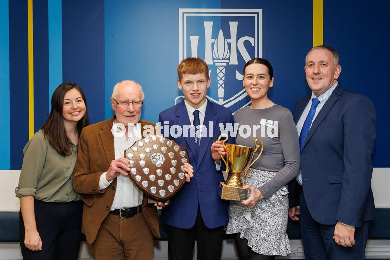 39900379-29/11/23 Larbert High School. Dennis Canavan is presenting the ...