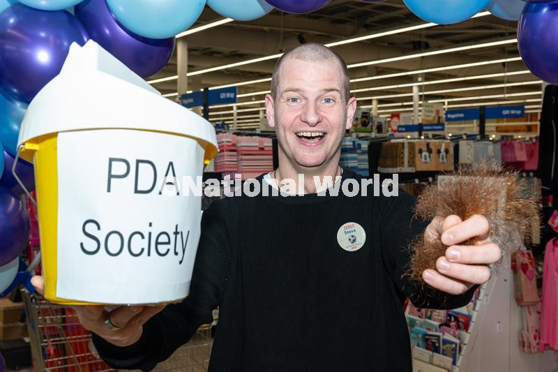 39922420-Store Manager of Tesco in Leyland Stephen Gibbons had his ...