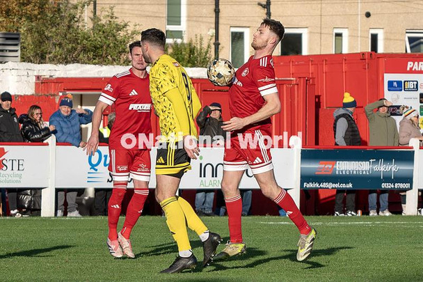 40397790-25-10-2025. Picture Michael Gillen. CAMELON. Camelon Juniors v ...