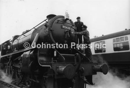23875610-8th April 1985 Driver Howard Smith, left and Mike Oliver ...