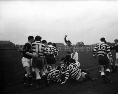 20005915-Rugby - Heriots v Selkirk - At Golden Acre - Heriots FP try a ...