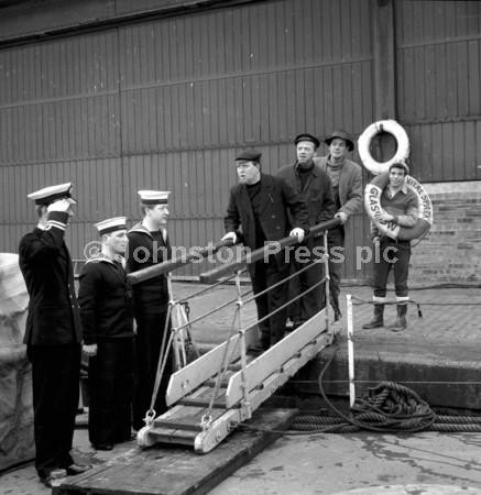 23440889-The Vital Spark TV series cast left to right Roddy McMillan ...