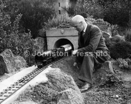 20874444-Model train - Owned by Mr R Clutterbuck - National World ...