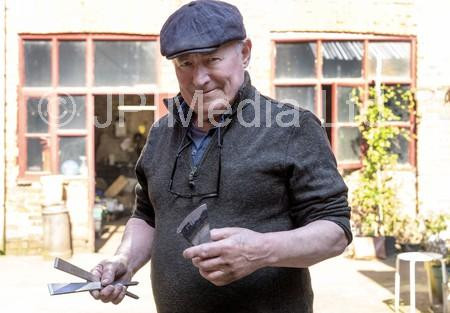 39417294-Brian Alcock who at 80 years old is still working as a grinder ...