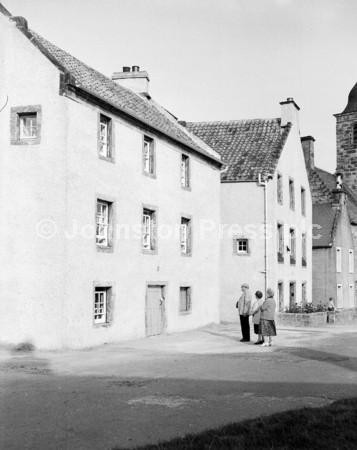 20923629-Culross Fife - houses restored by the National Trust for ...