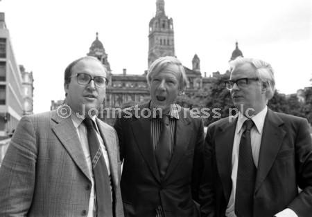 22577764-John Smith, Peter Shore MP and Bruce Millan in Glasgow for a ...