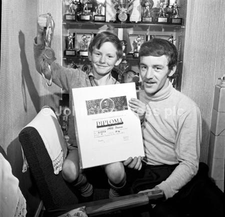 20364570-Scottish boxer Tom Imrie with his European Championship medal ...