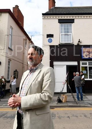 39071834-Phil Mathison unveils the blue Plaque for Tolkiens wife Edith ...