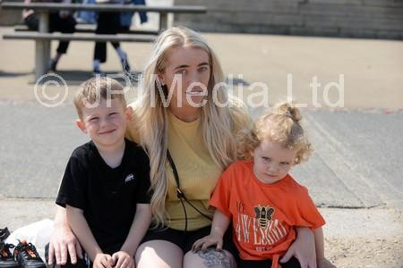 39058340-Out and about on Roker beach. Shauna Todd with children ...