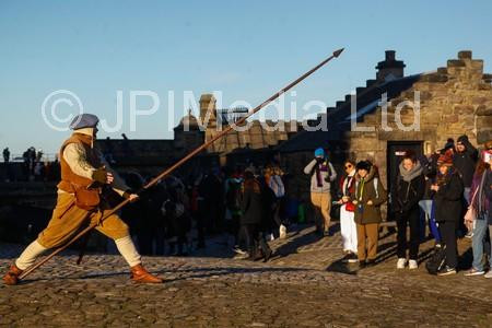 38460419-Schiltron! at Edinburgh Castle. Historic soldier Euan Lindsay ...