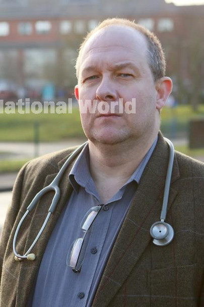 39649853-Bassetlaw Hospital protest meeting, Dr Simon Taylor - National ...
