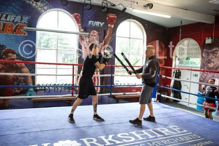 38746869-MIck Rowe training Vinny Maude at Halifax Boxing Sports and ...