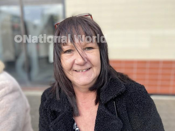 39679091-Mavis Fluen says hello from York Road. Picture by FRANK REID ...