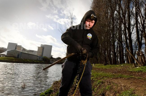 39684964-Magnet Fishing in the River Don at Donacaster. Ricky Mann is ...