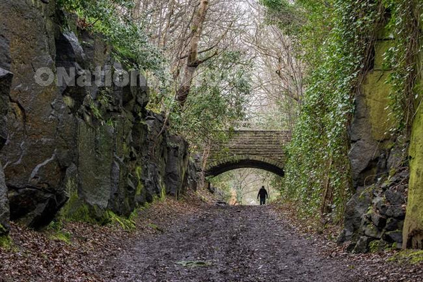 39692718-Calverley village on the outskirts of Leeds. Calverley Cutting ...