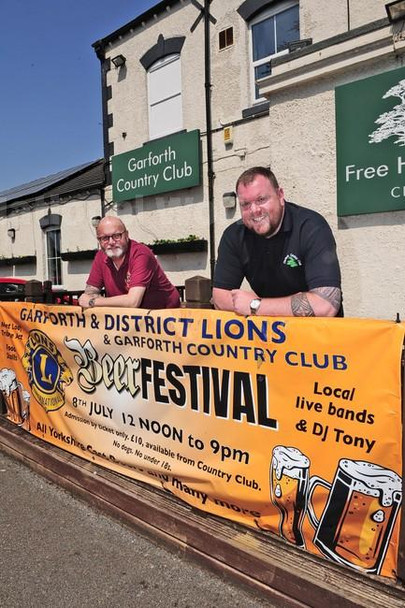 39727128-Mark Dobson, President Garforth and District Lions and Danny ...