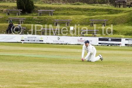 38965385-Cricket - Blackley v Copley. Copley s Luke Simpson catches ...