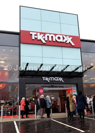 29308154-PIC LISA FERGUSON 30 10 2014 The highly anticipated TK Maxx ...