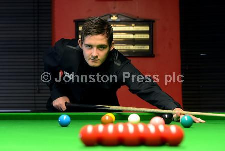 24146948-Evening News Scottish Snooker player Michael Leslie with ...