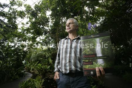 25180863-Dr Ian Edwards head of the Talking Science project who are ...