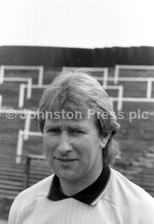 20379735-Headshots of Hibs football team taken at Easter Road at the ...