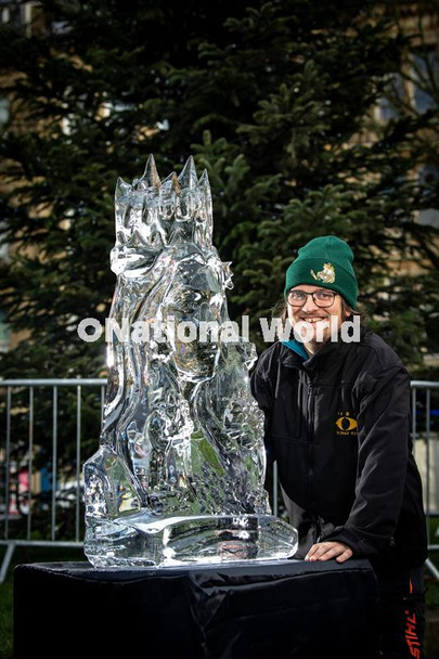 39894474-Sculptor Dave Martin from Sand In Your Eye with his Ice Maiden ...