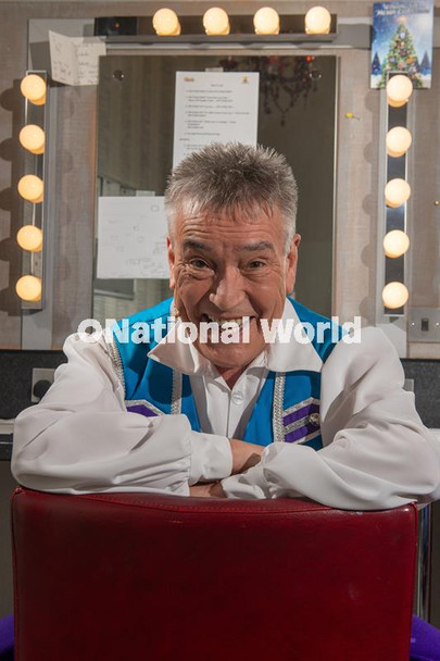 39904395-Billy Pearce relaxing in his dressing room at the Alhambra ...