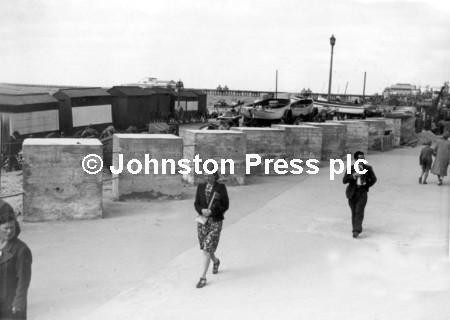 21826712-This is how the central Promenade looked in wartime, the ...