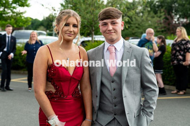 40356200-Burnley High School prom at Crow Wood. Photo: Kelvin Lister ...