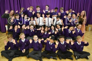 39433351-Newark Hill primary school year 6 leavers 2 Y622 - National World | Newsprints