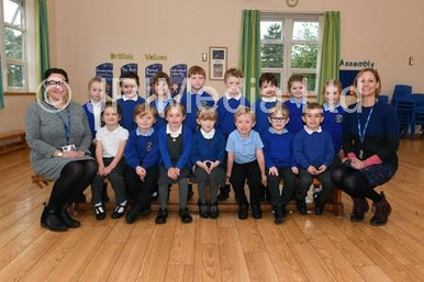 39200711-Digby Tedder school. Class 1 reception children with class ...