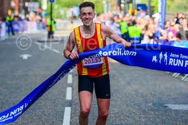 39434763-Date: 8th May 2022. Picture James Hardisty. Leeds Half ...