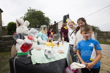 39555749-Norland Scarecrow Festival 2022. From the left, Izzy Beck, 10 ...