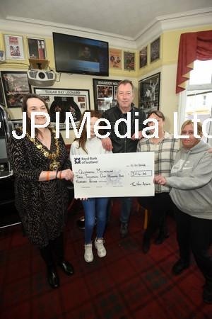 39352702-Quiarnah McLachlan is given a cheque for over Â£3000 raised at ...