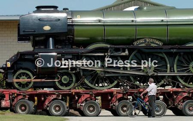 21761800-9 June 2005. The famous Flying Scotsman engine arrives at this ...