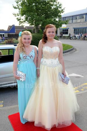 19613194-30 6 2011 Horndean Technology College Prom at the School ...