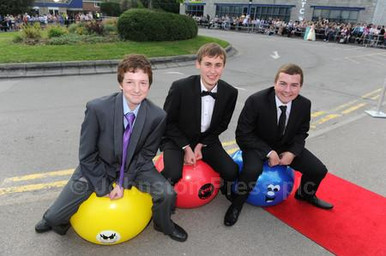 19613205-30 6 2011 Horndean Technology College Prom at the School ...