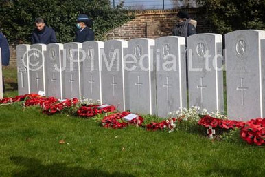 39356971-A commemoration to mark the 105th anniversary of the sinking ...
