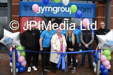 39397686-Photo Neil Cross; The Mayor of South Ribble, Coun Jane Bell ...