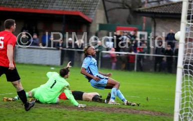 39317146-Football - Fareham v Portchester in Fareham. Picture: Sam ...