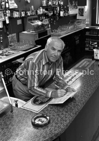 20379839-Lawrie Reilly, legendary Hibs football player one of the ...