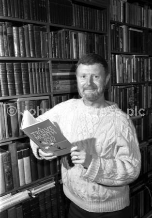 20380014-George Watson s school teacher Christopher Rush with his book ...