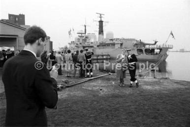 20380197-HMS Edinburgh, a Royal Navy Type 42 destroyer, was ...