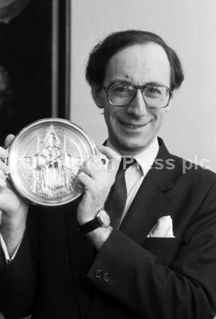 20384166-MP Malcolm Rifkind holding the Great Seal of Scotland in New ...