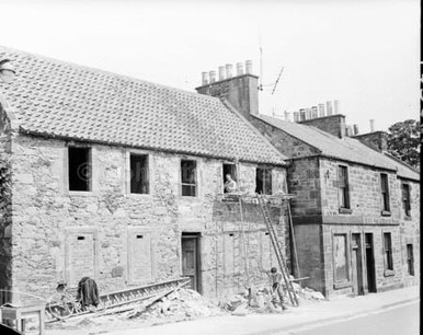 20005290-Duddingston village Edinburgh - Bonnie Prince Charlie s house ...