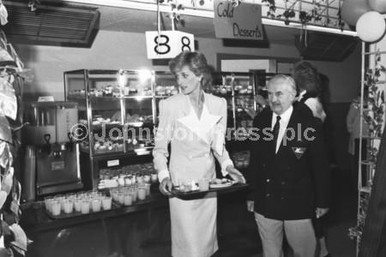 20385055-Princess Diana and Prince visit Edinurgh University s Pollock ...