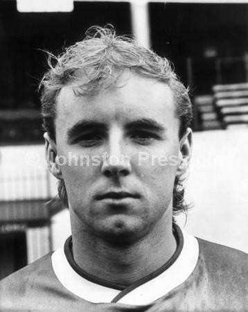 20385227-Steve Cowan - former Hibs player - National World | Newsprints