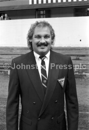 20385755-Jim Leishman, manager of Dunfermline Athletic football club in ...