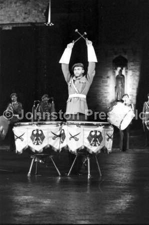 20385758-The drummer of the West German military band at the Edinburgh ...