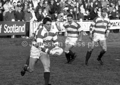20386329-South s Alan Tait with the ball during the South of Scotland v ...